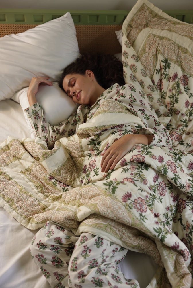 Luxury Quilted Bedspread / Eiderdown - Paxford Willow